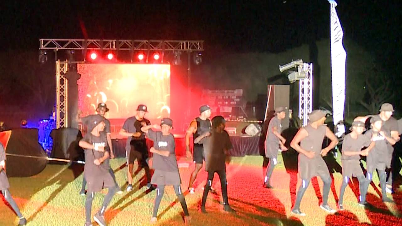 Kick Back Krew - K-Town's Dance Massive 2016 - YouTube