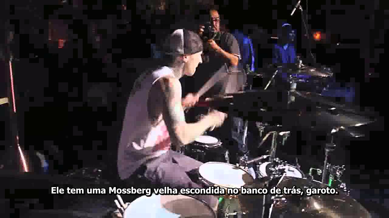 Yelawolf ft Travis Barker - Pop The Trunk LIVE Legendado - YouTube