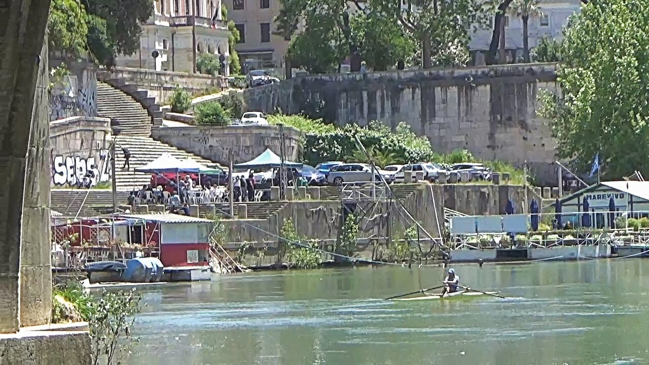 Ciclabile Tevere, Roma, riprese video presso Ponte Matteotti, clip by ...