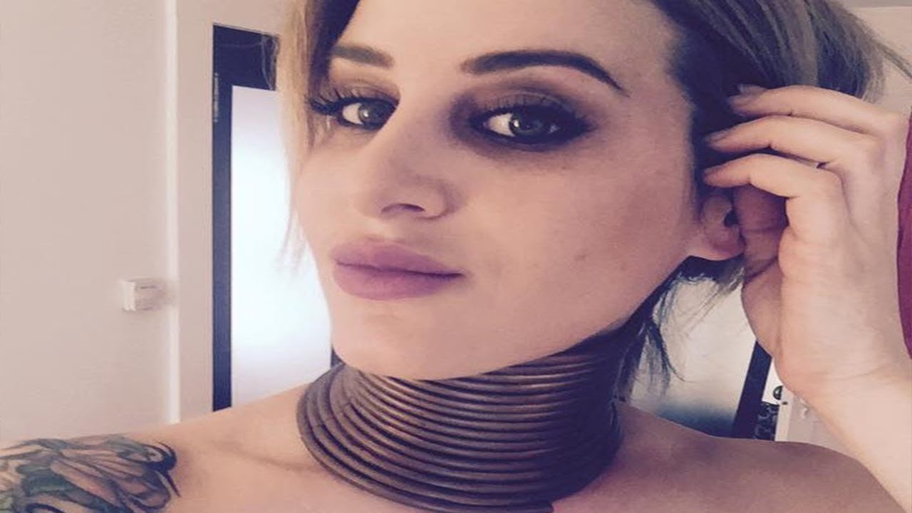 Meet the Giraffe Woman : She Takes Her Obsession With Giraffes To A ...