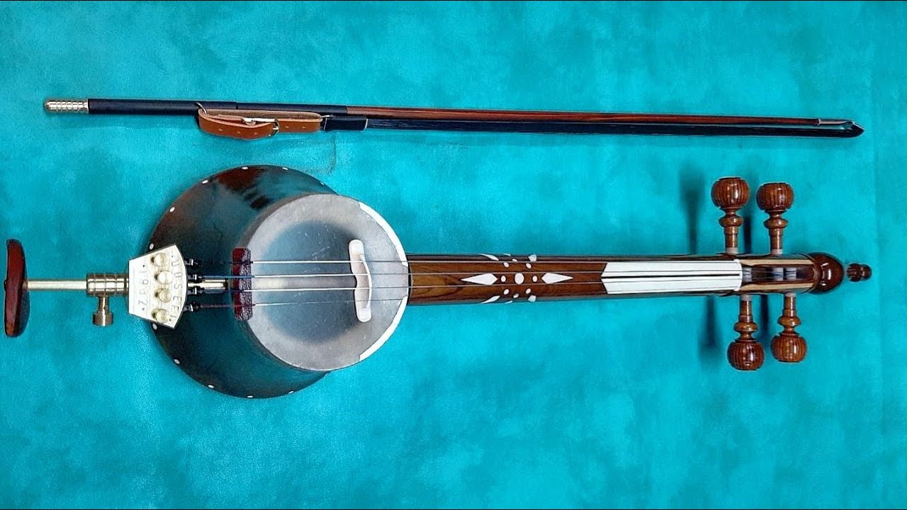 Iranian traditional violin (Kamancheh instrument) - YouTube