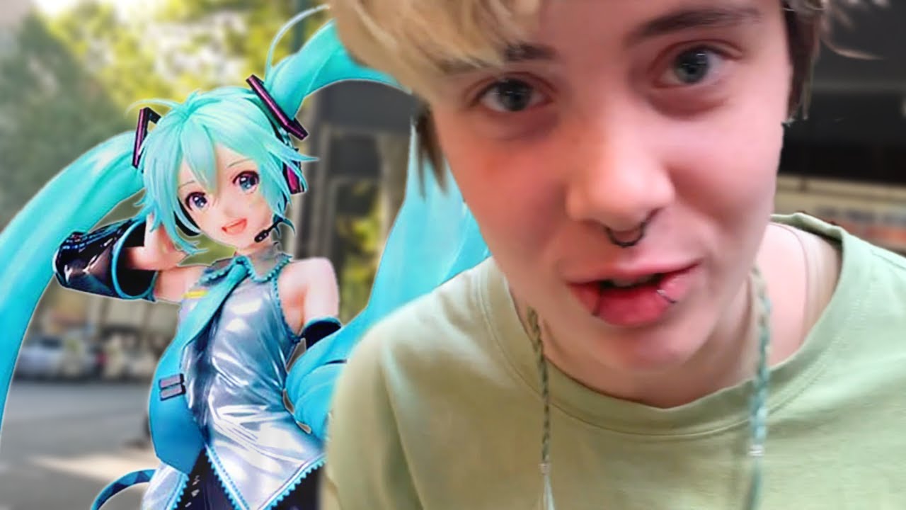 making a Hatsune Miku cosplay in 4 hours (help) - YouTube