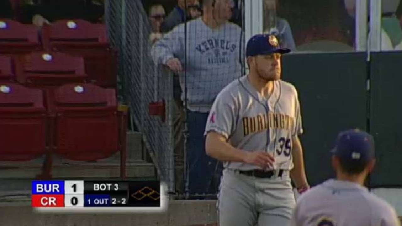 Jeremy Beasley fans five over four - YouTube