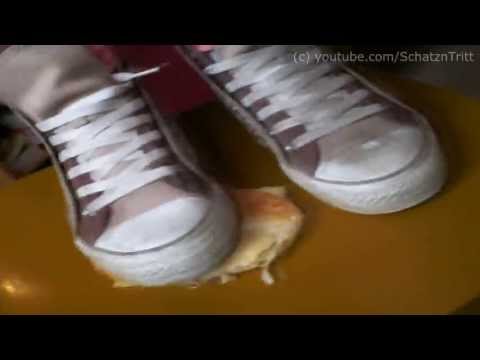 Foodcrush and spitting for a fan (request)