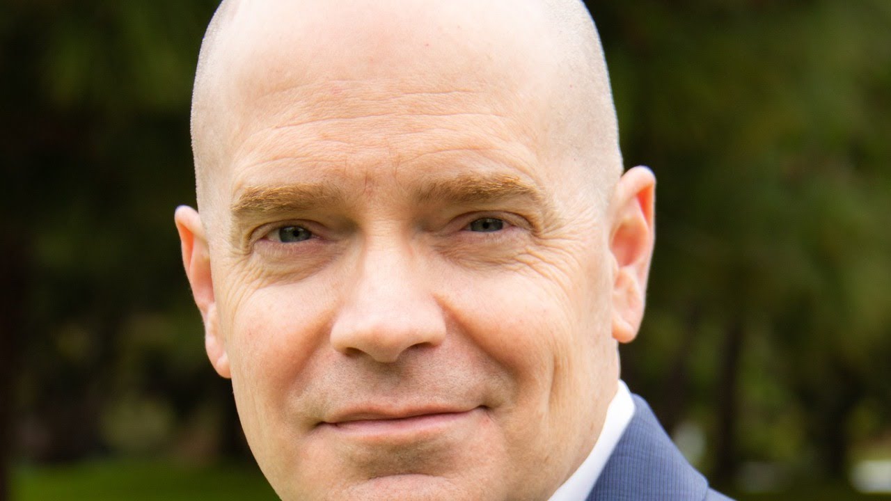 8 Questions with Ep 541.........Novelist Christopher Farnsworth (Jesse ...