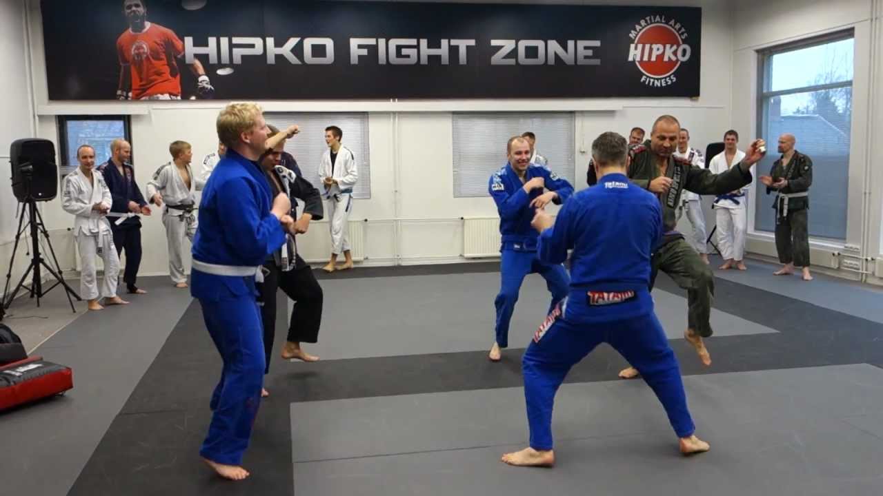 Lucio Linhares - BJJ Gangnam Style at Hipko 2012 - YouTube