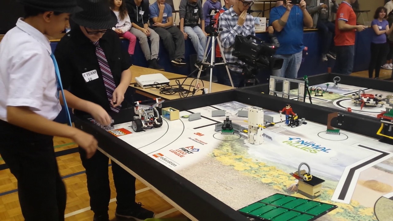 Dynamic Robotic Duo's Robot game at NSCC - YouTube