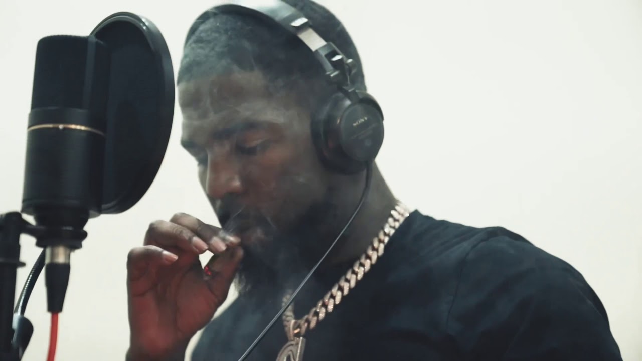 Papp Menino Featuring Tsu Surf- Gang Exhibition (official video) - YouTube