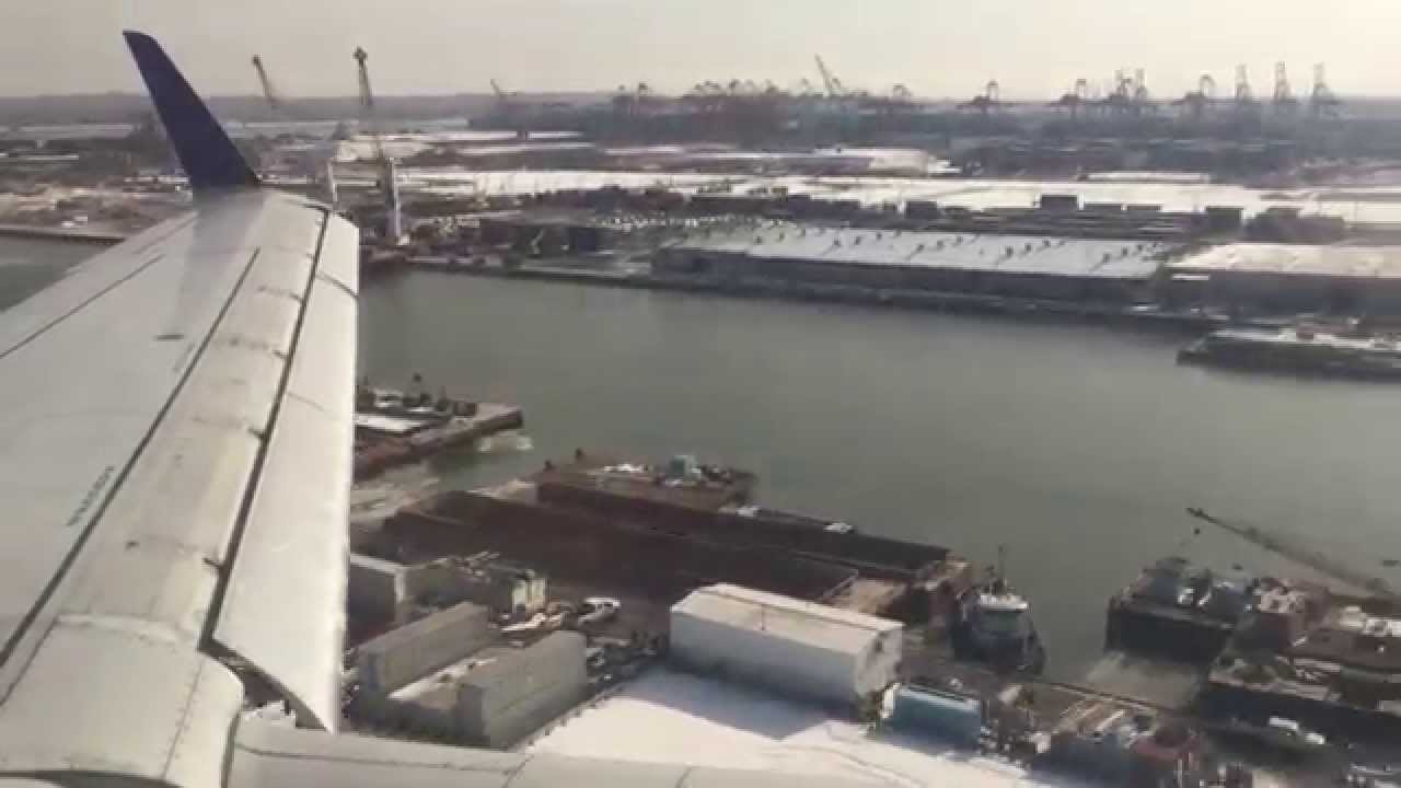 United Express ERJ-170 RARE landing EWR NEWARK Runway 29R - short ...