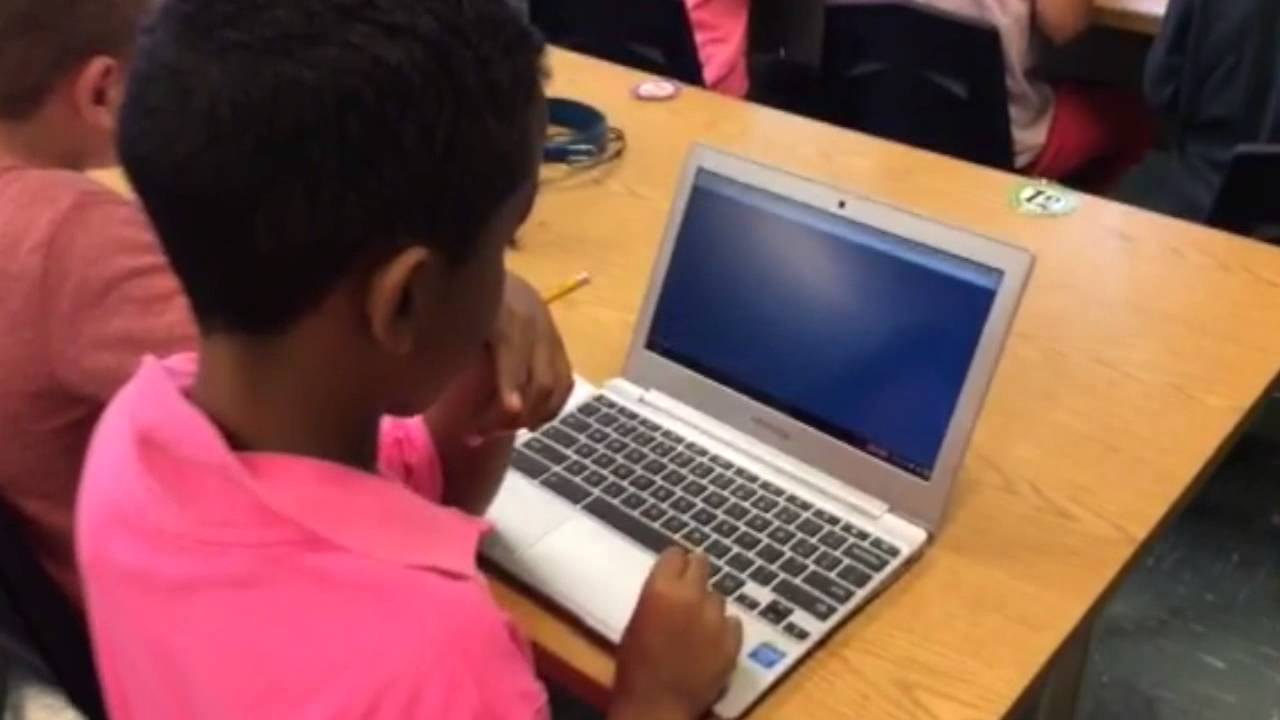 Fastest Typer at School 9! - YouTube