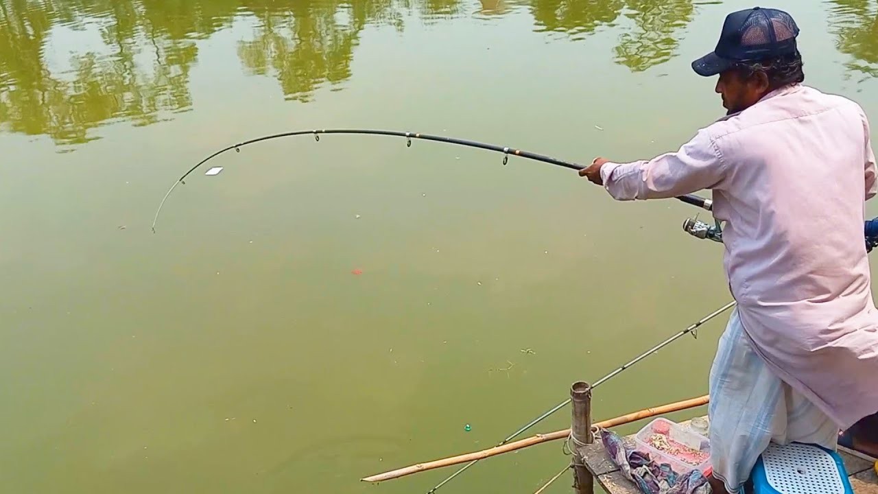 এক কাটায় শিকারির অসাধারণ কাতলা মাছ শিকার | Dhakar Fish Lovers - YouTube