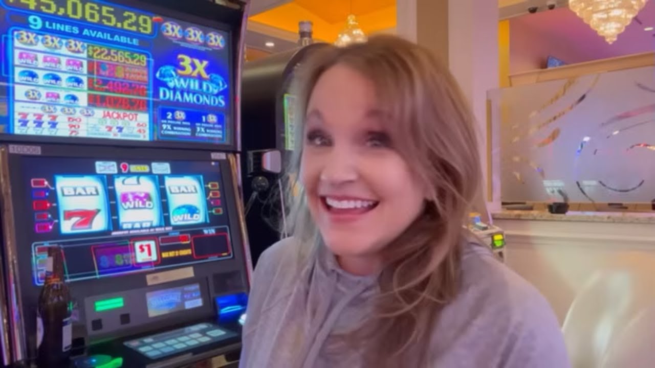 HUGE FIRST SPIN JACKPOT on a Classic Old School Slot Machine! - YouTube