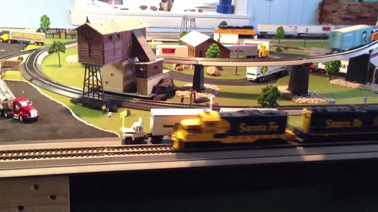 HO Scale Industrial Park - YouTube