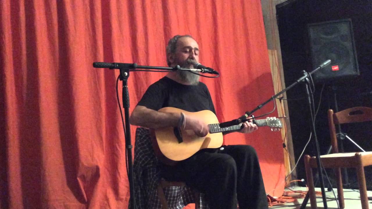 Bob Corn – Seppia (Setti cover) live @ Ciclofficina Pontegiallo - YouTube