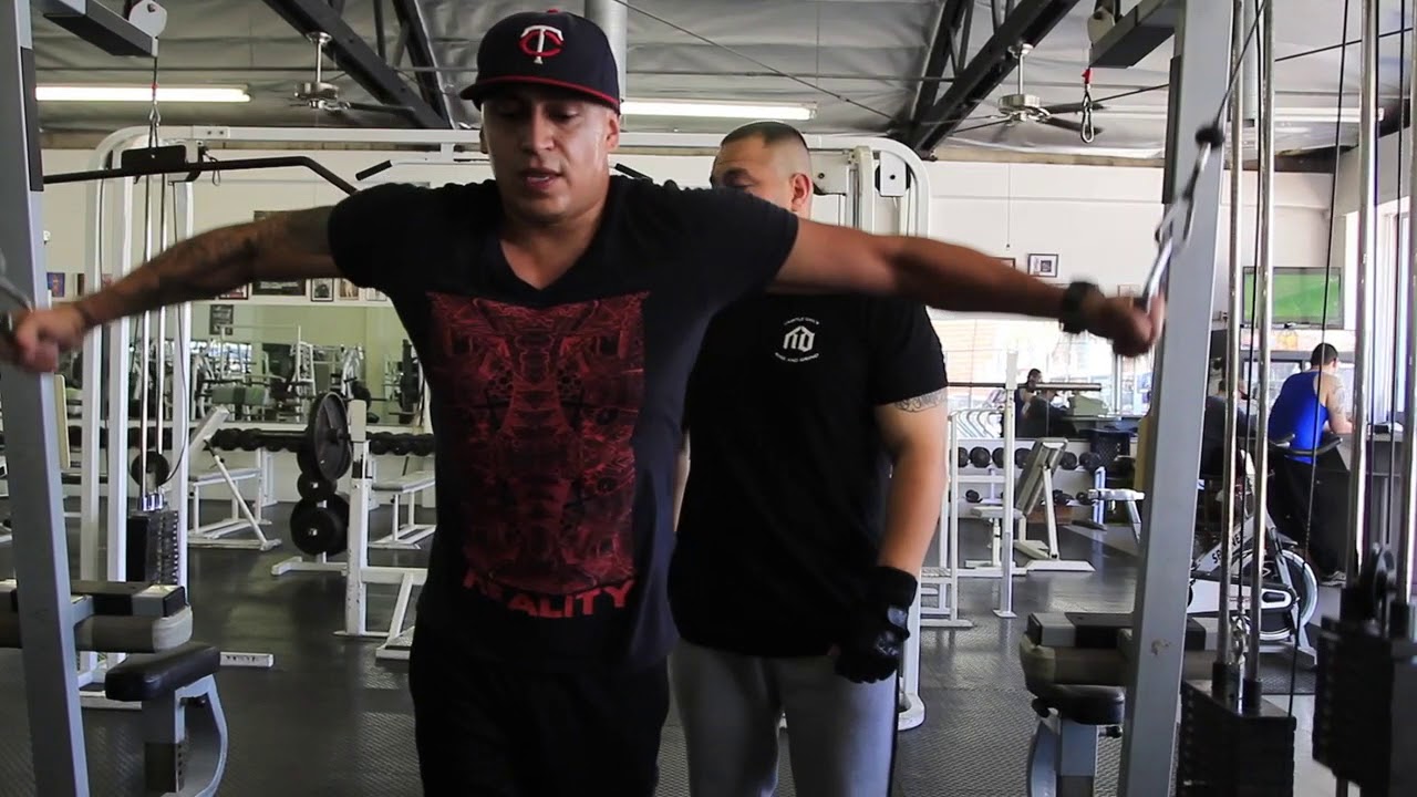Backyard Gym Squad lifting at Uptown Gym - YouTube