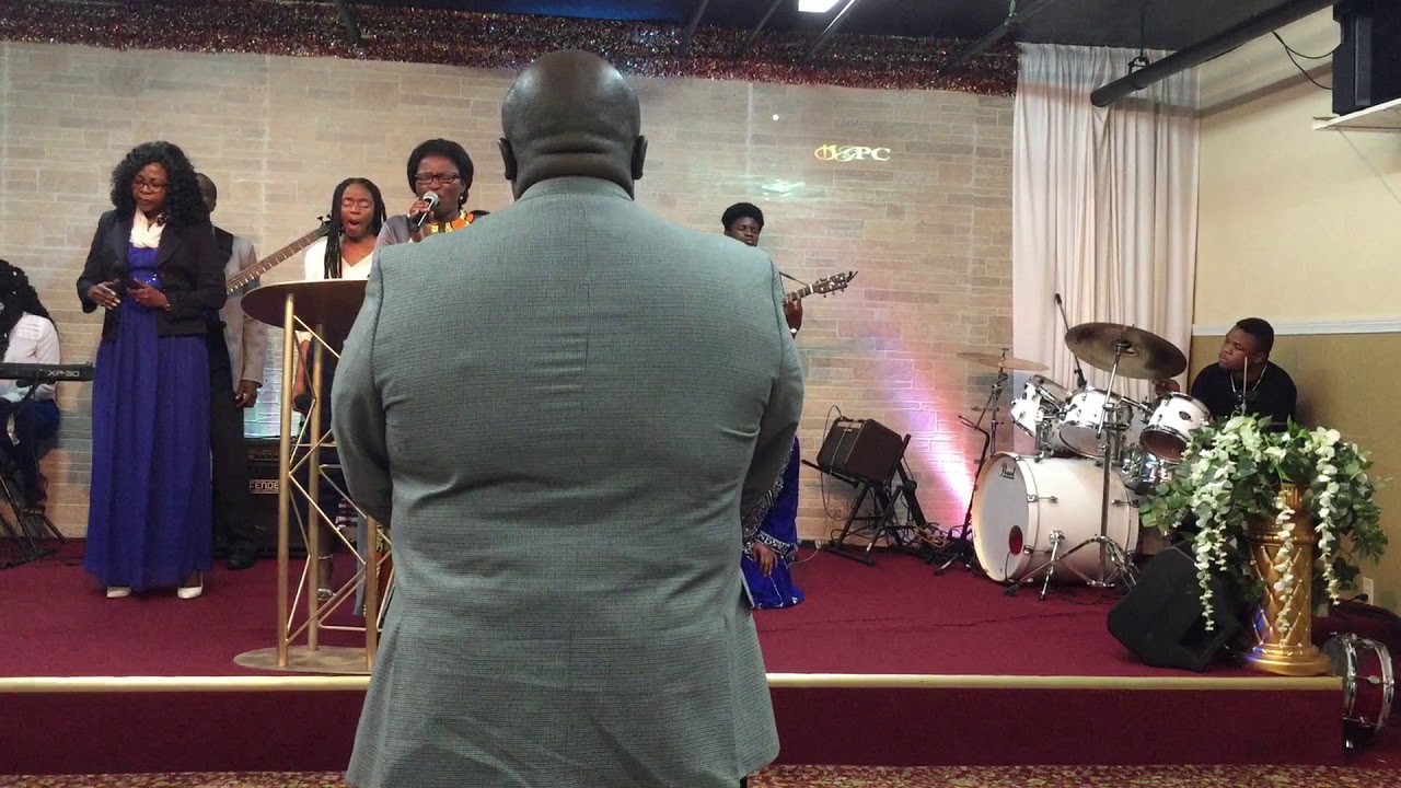 Tu es mon Dieu (Green pastures church) - YouTube