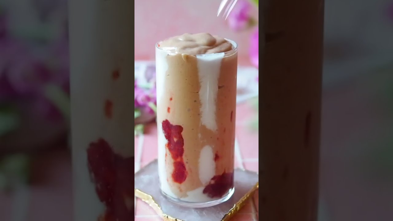 I recreated $17 Hailey Bieber’s Strawberry Glaze Skin Smoothie at ...
