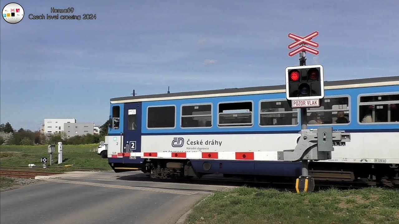 Železniční přejezd Čelákovice #2 6.4. 2024 Czech railroad crossing ...