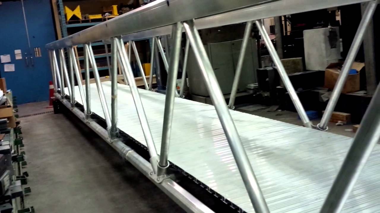 University of Waterloo Civil Engineering 70ft aluminium pedestrian ...