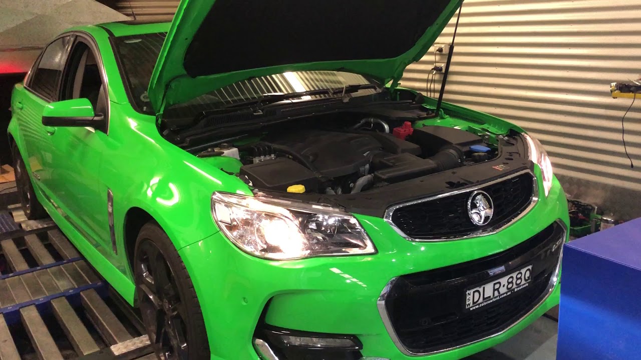 Holden Commodore VF2 SSV Redline Manual Dynorun - YouTube