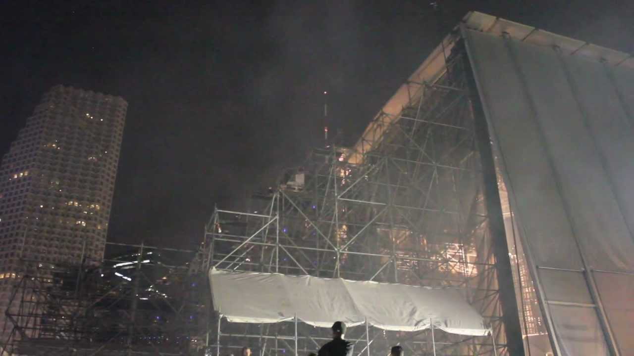 2013 Ultra Main Stage Catches on Fire During Swedish House Mafia Set ...