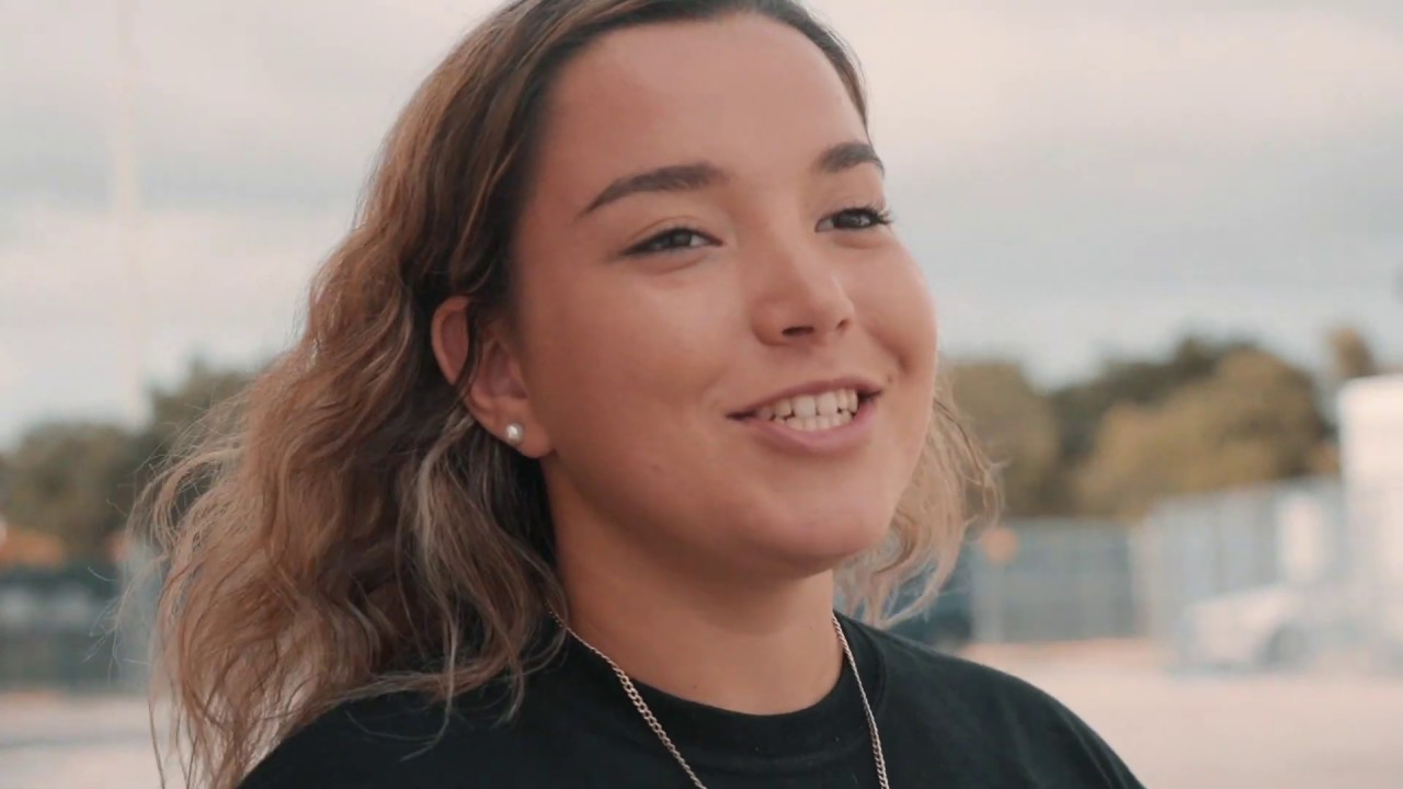 LIFE OF A GIRL PLAYING FOOTBALL || Emma Diaz - YouTube