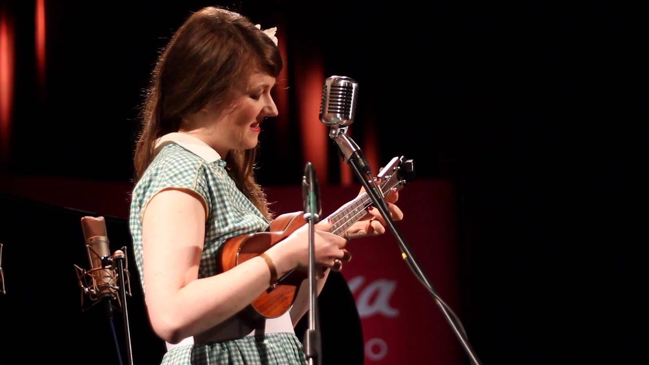 Katy Carr on Trojka Radio - Wejmutka - YouTube