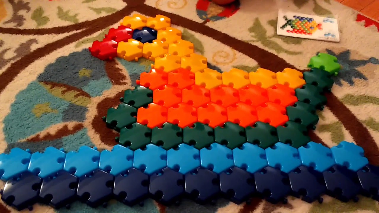 Jax makes a duckie with Hexie Snaps - YouTube