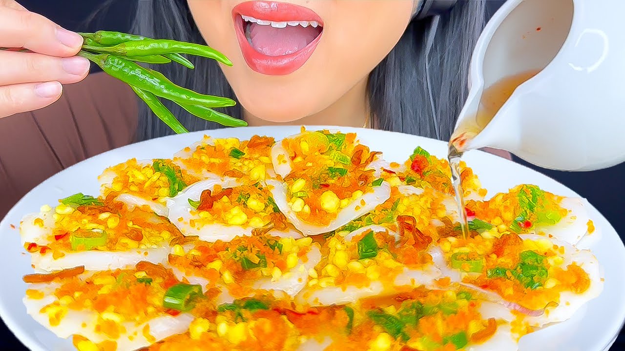 ASMR RICE CAKES DRENCHED in Shrimp & Scallion Oil (Eating Sounds) ASMR ...