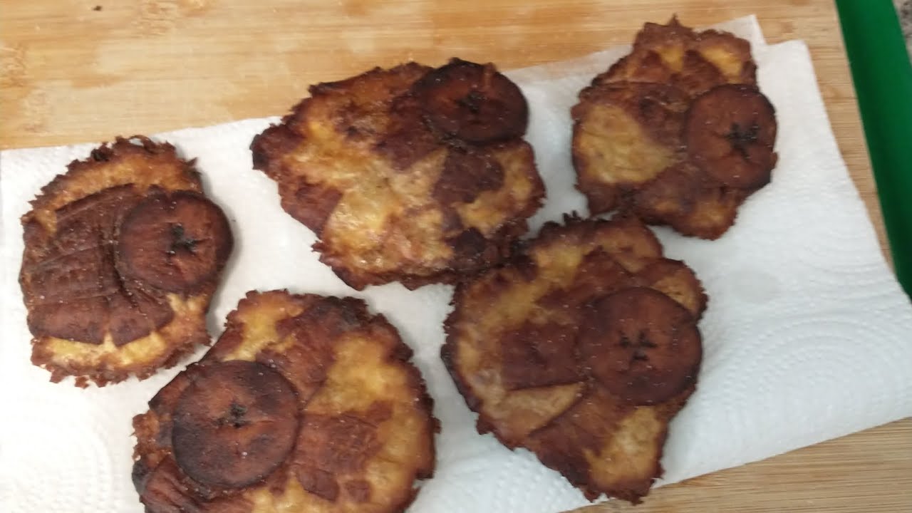 haciendo los tostones, es muy delicioso - YouTube