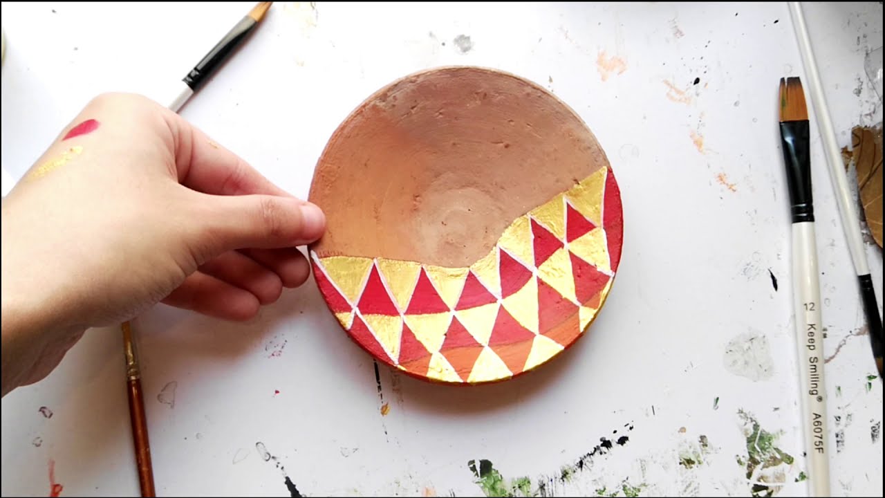 PAINTING CLAY PLATES !! #clayplates #crafty #painting #diy - YouTube