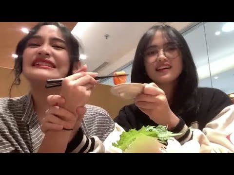 Live Showroom Ashel JKT48 & Adel - 24-12-21 - YouTube
