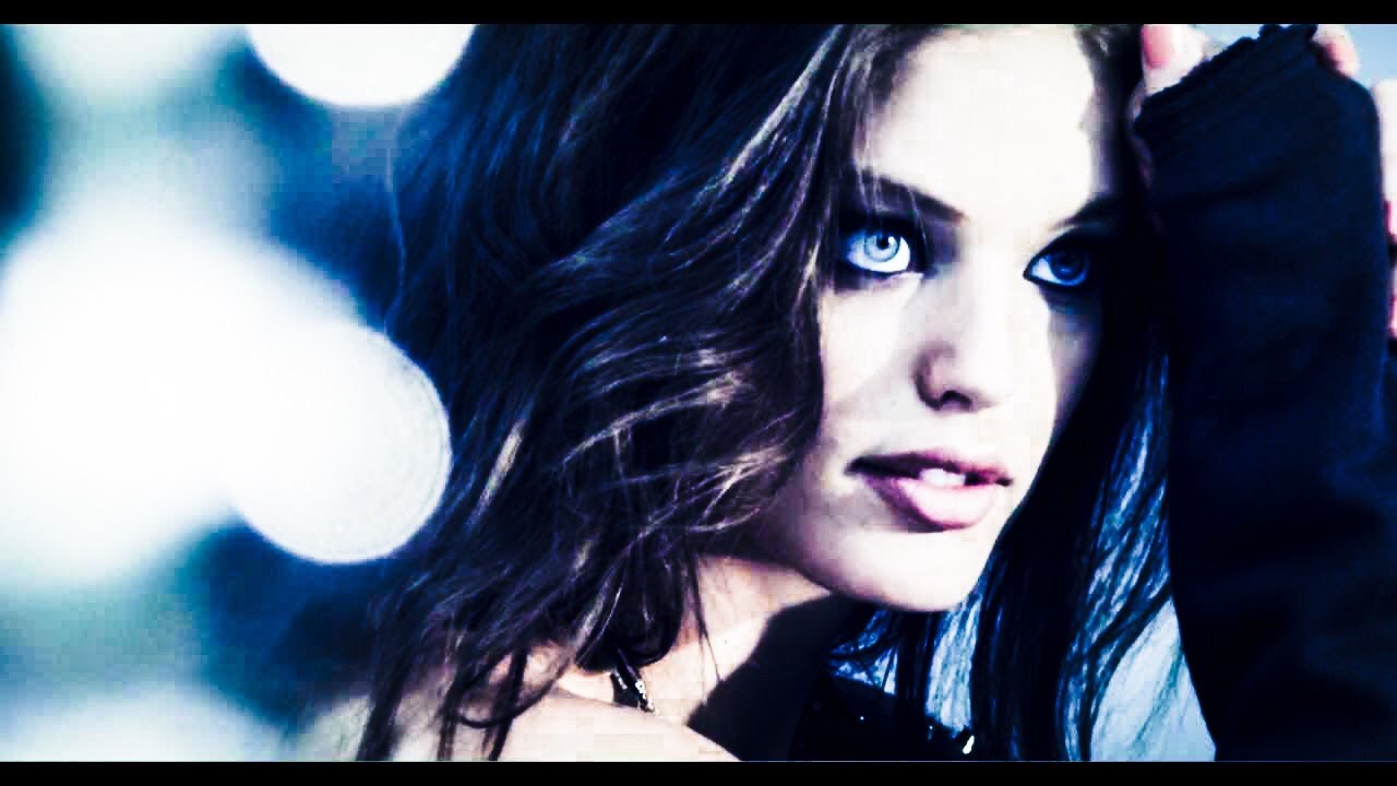 "I've Seen An Angel Cry" Ava Walsh - YouTube