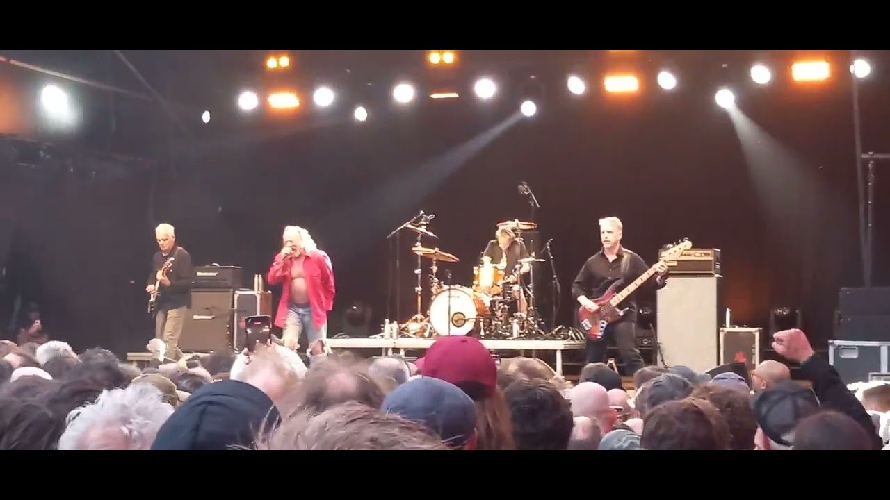 The Jesus Lizard - Hide & Seek [ Botanique Belgium 18.05.25 ] - YouTube
