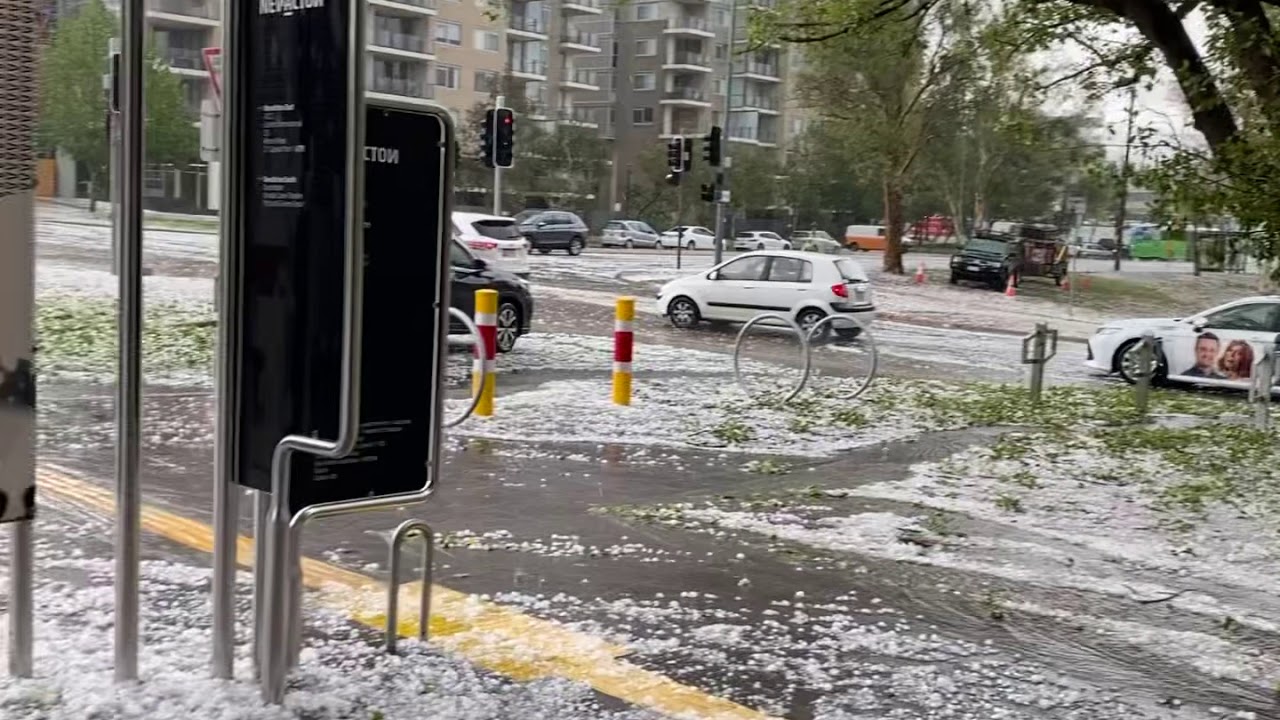 Hail Storm in Australia ACT - 20 01 2020 - YouTube