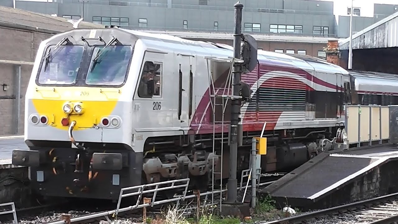 Irish Rail 201 Class Loco 206 + Enterprise Train - Connolly Station ...
