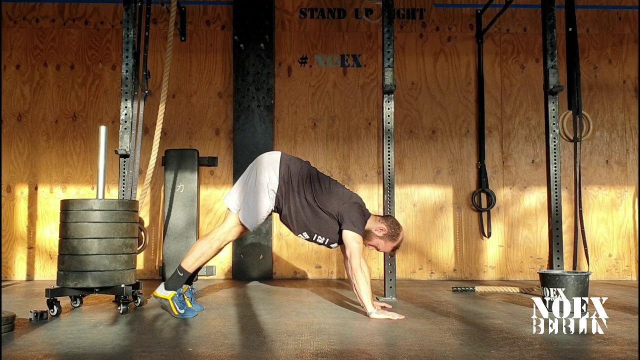 Kneeling Foot Stretch into Bear Squat - YouTube