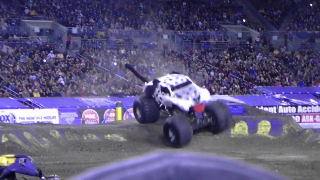 Monster Jam 2014 Tampa Freestyle - Monster Mutt Dalmatian - YouTube