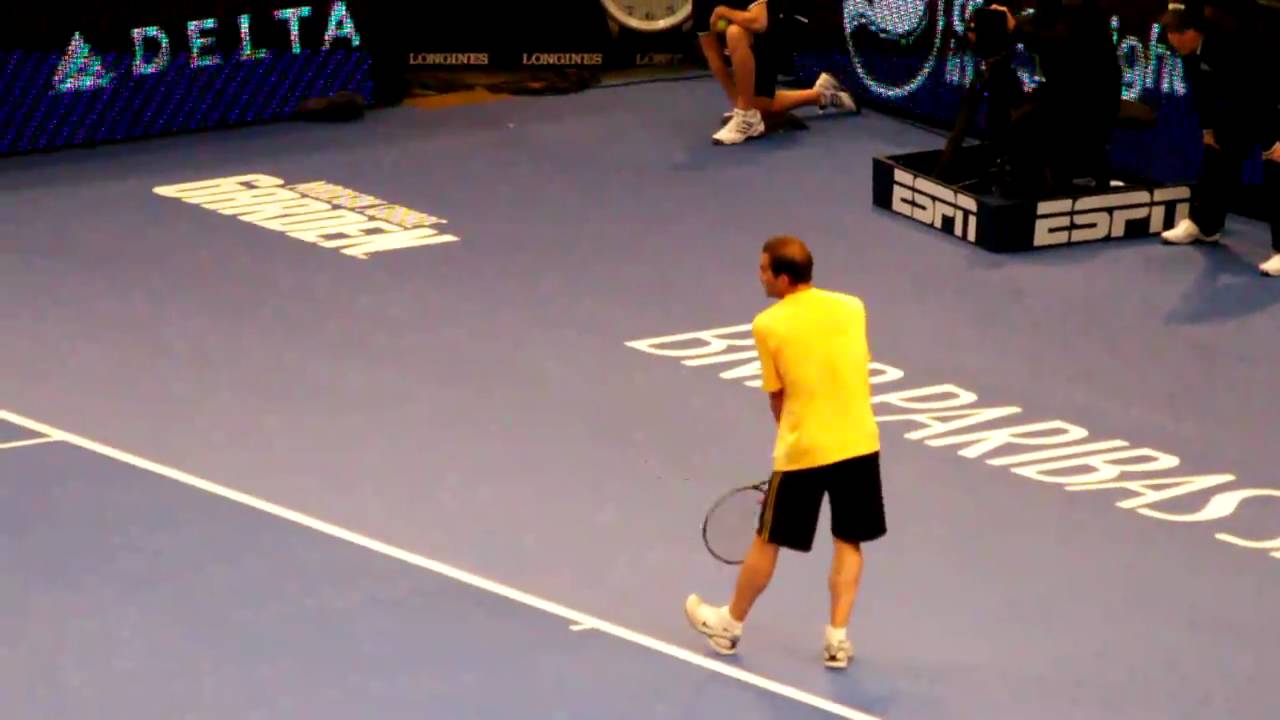 Sampras vs Agassi MSG 2011: Sampras Jumping Backhand Reflex Volley ...
