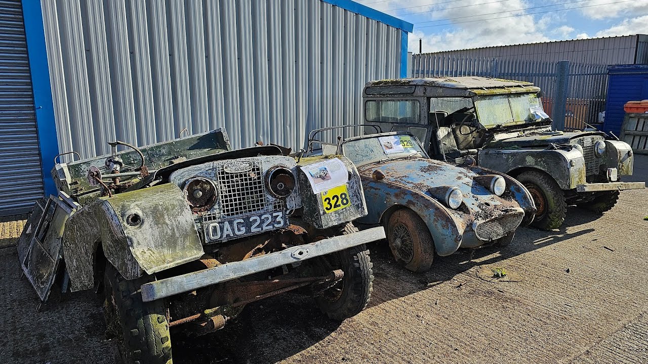 Rusty 'Barn Find' Land Rovers & Austin Healey Frogeye Sprite at Anglia ...