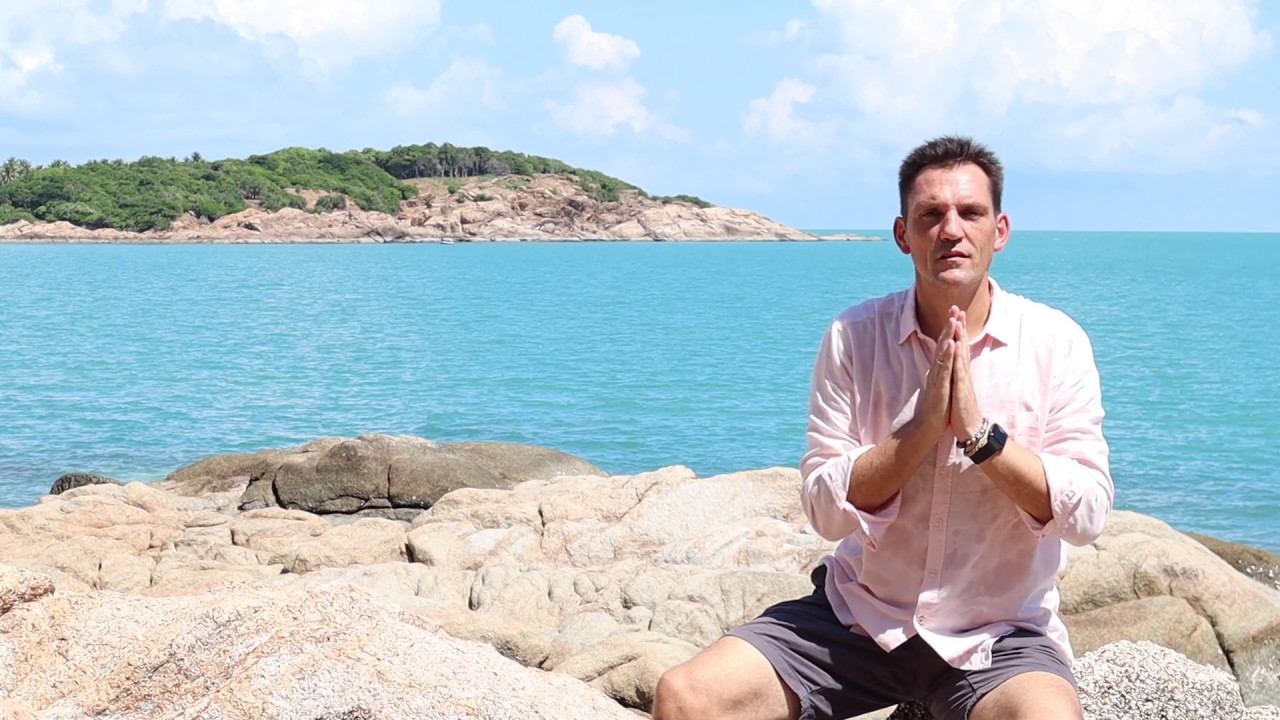 Mr.Gary from Sixsenses Samui(タイ） - YouTube