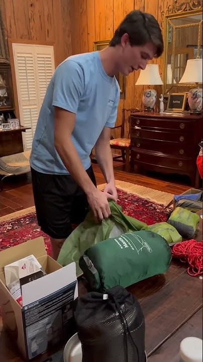 How to pack the backpack - YouTube
