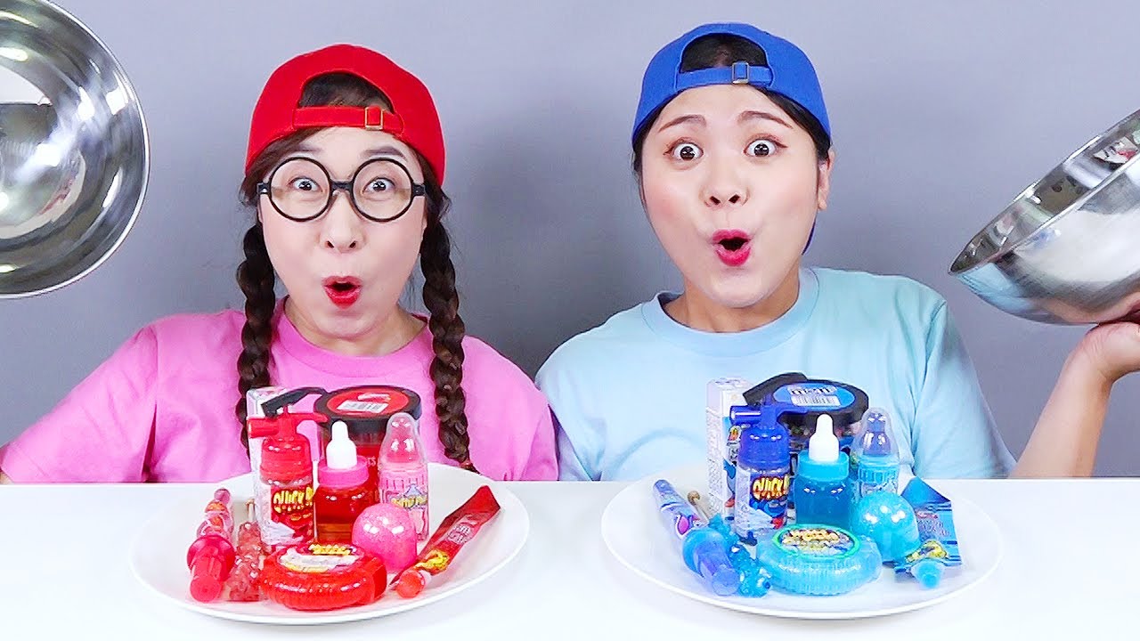 Makanan Penutup Jeli Merah VS Biru Mukbang DONA - YouTube