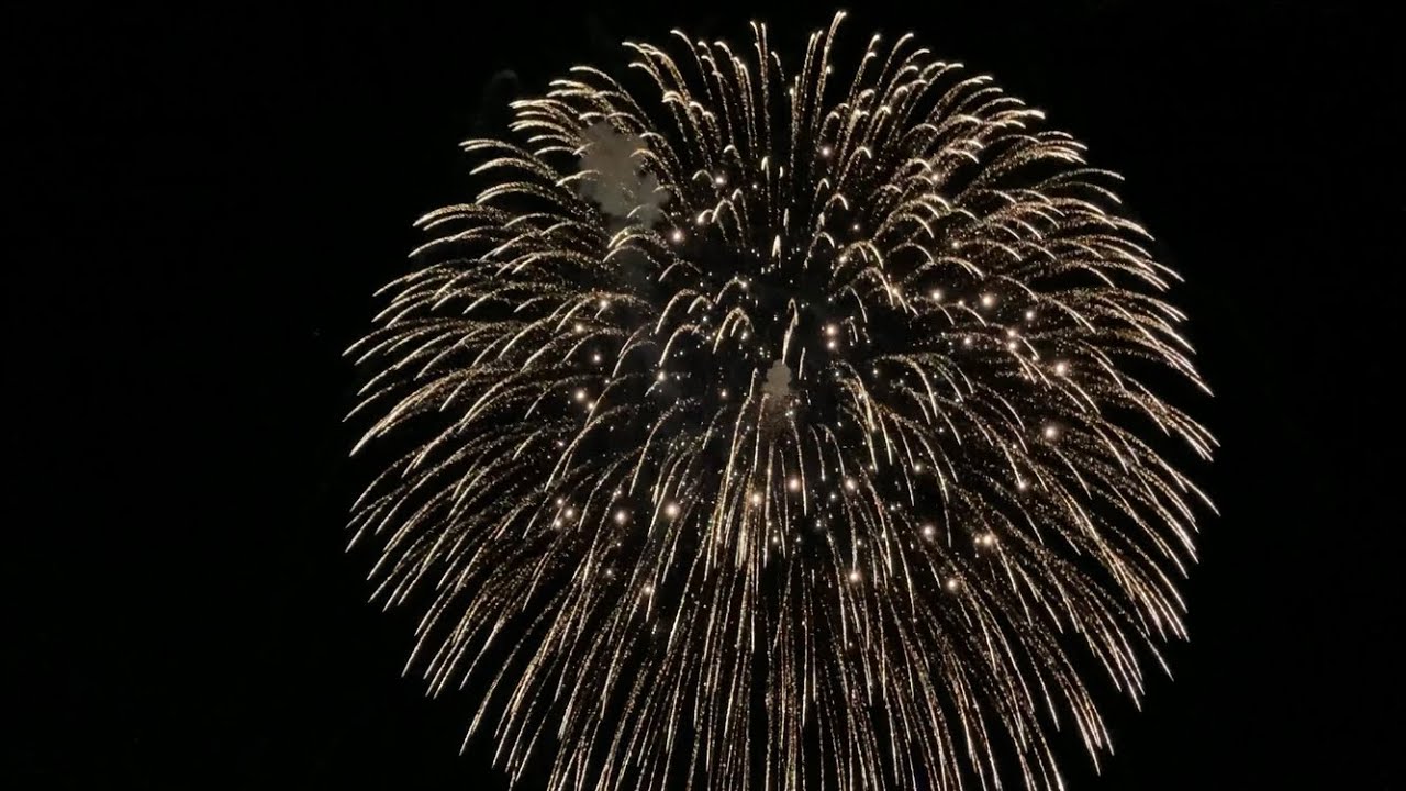 Sky Wars 12” Shell Firework - YouTube