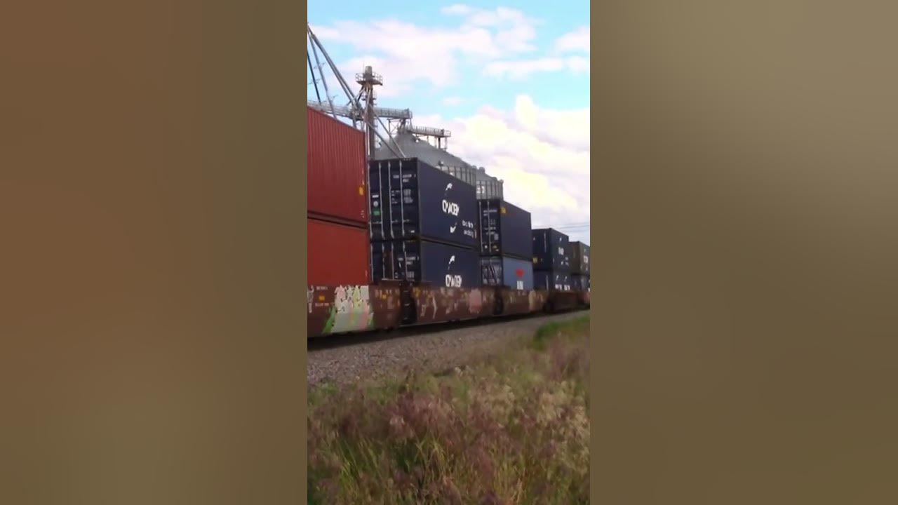 Seattle Bound BNSF “S” passes thru Lee, IL - Aurora Subdivision!! - YouTube