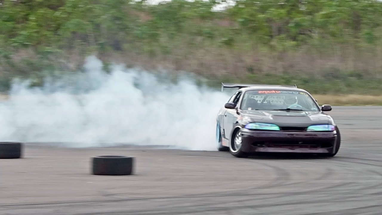 Drift Event #4: Sliding my 335i and an LS1 Racecar - YouTube
