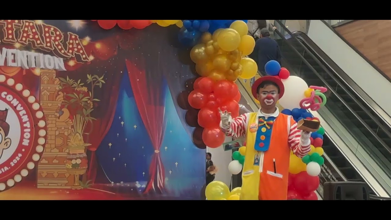 Clown - Badut nusantara competition Bali - YouTube