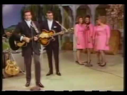 Johnny Cash - Ring of Fire - live at the Grand Ole Opry in Nashville ...