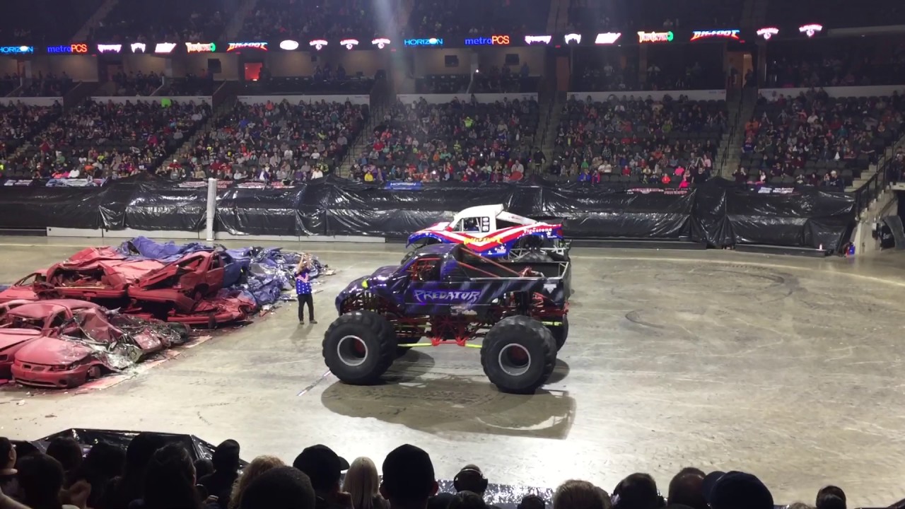 Predator v. BigFoot - Race Final - YouTube