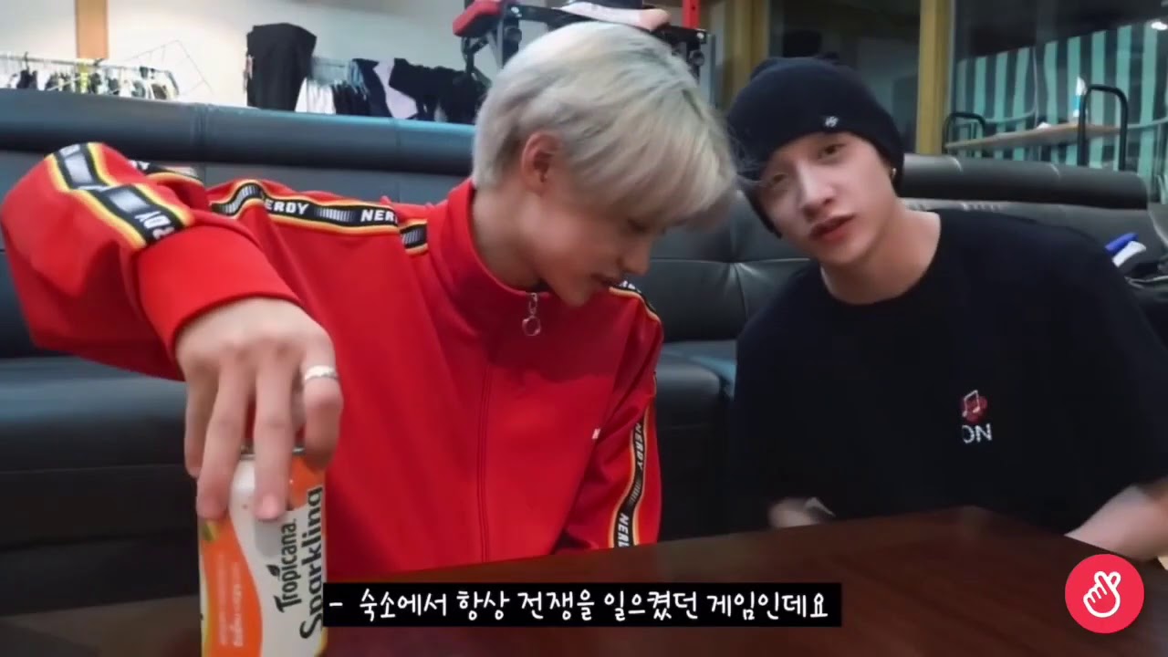 How to play uno- with Felix and Chris - YouTube